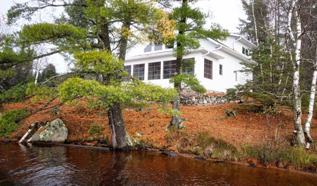 Lofty Pines | Lakefront Building & Design