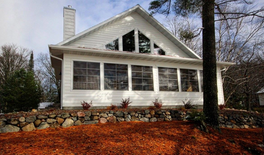 Lofty Pines | Lakefront Building & Design